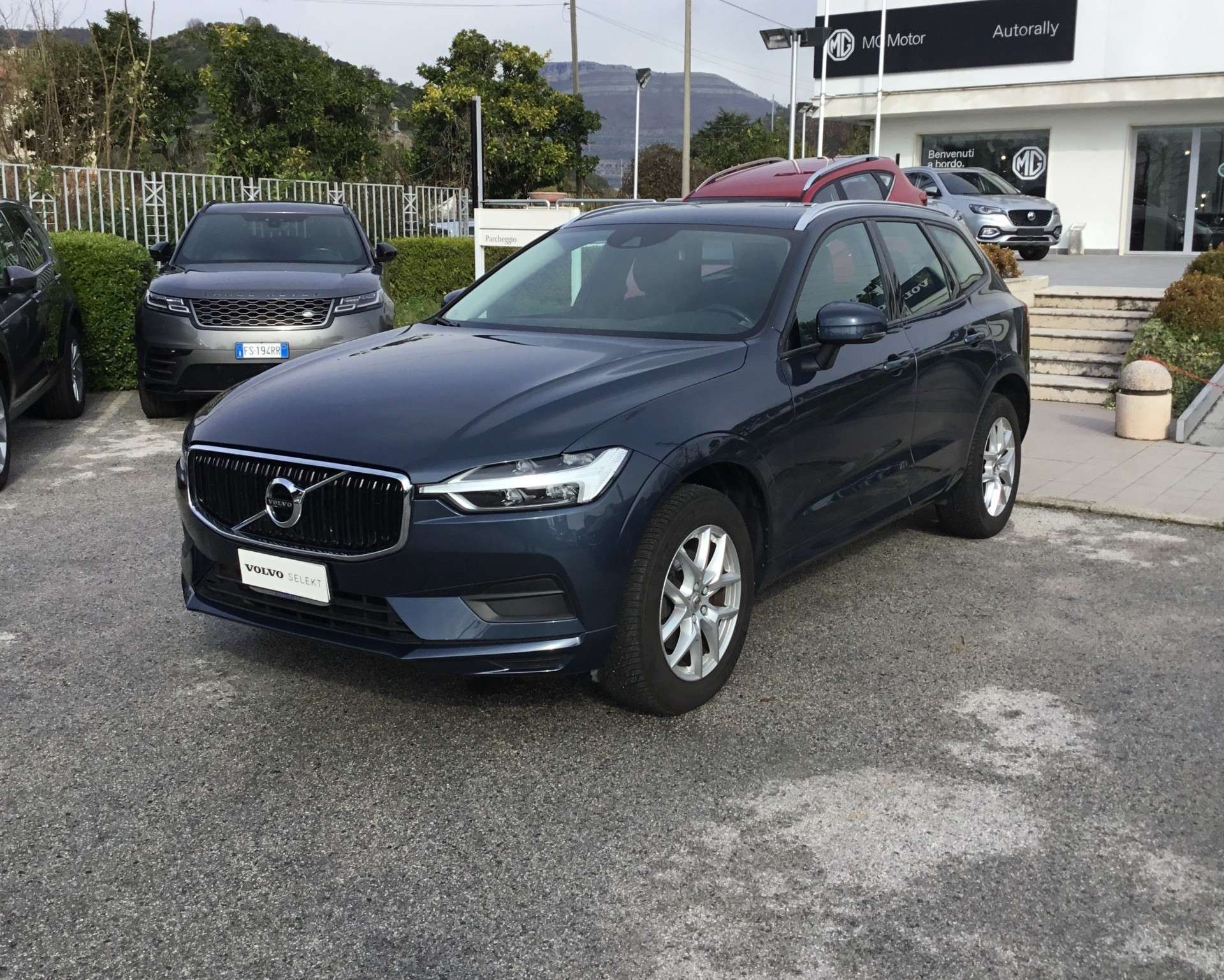 Volvo XC60D4 AWD MOMENTUM PRO CAMBIO AUTOMATICO