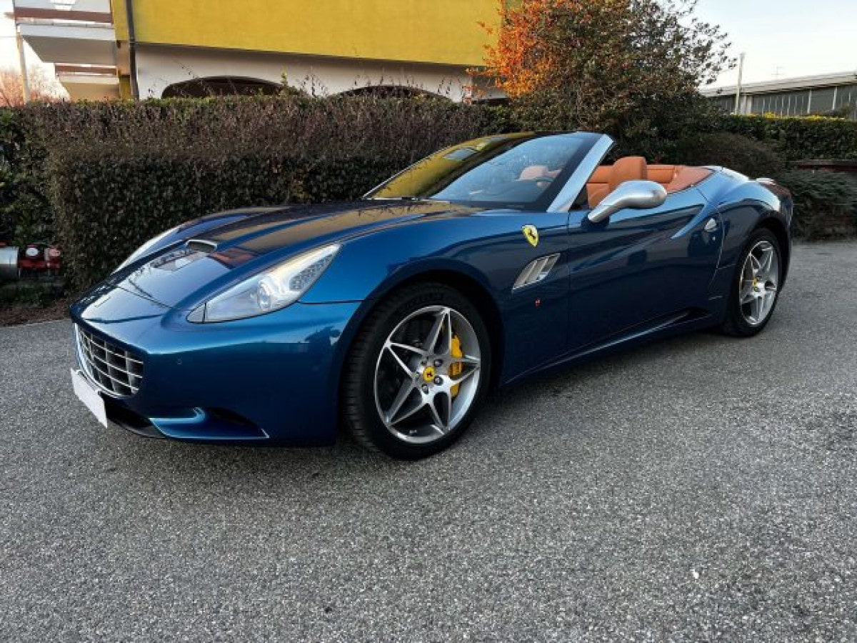 FERRARI California California 4.3 dct