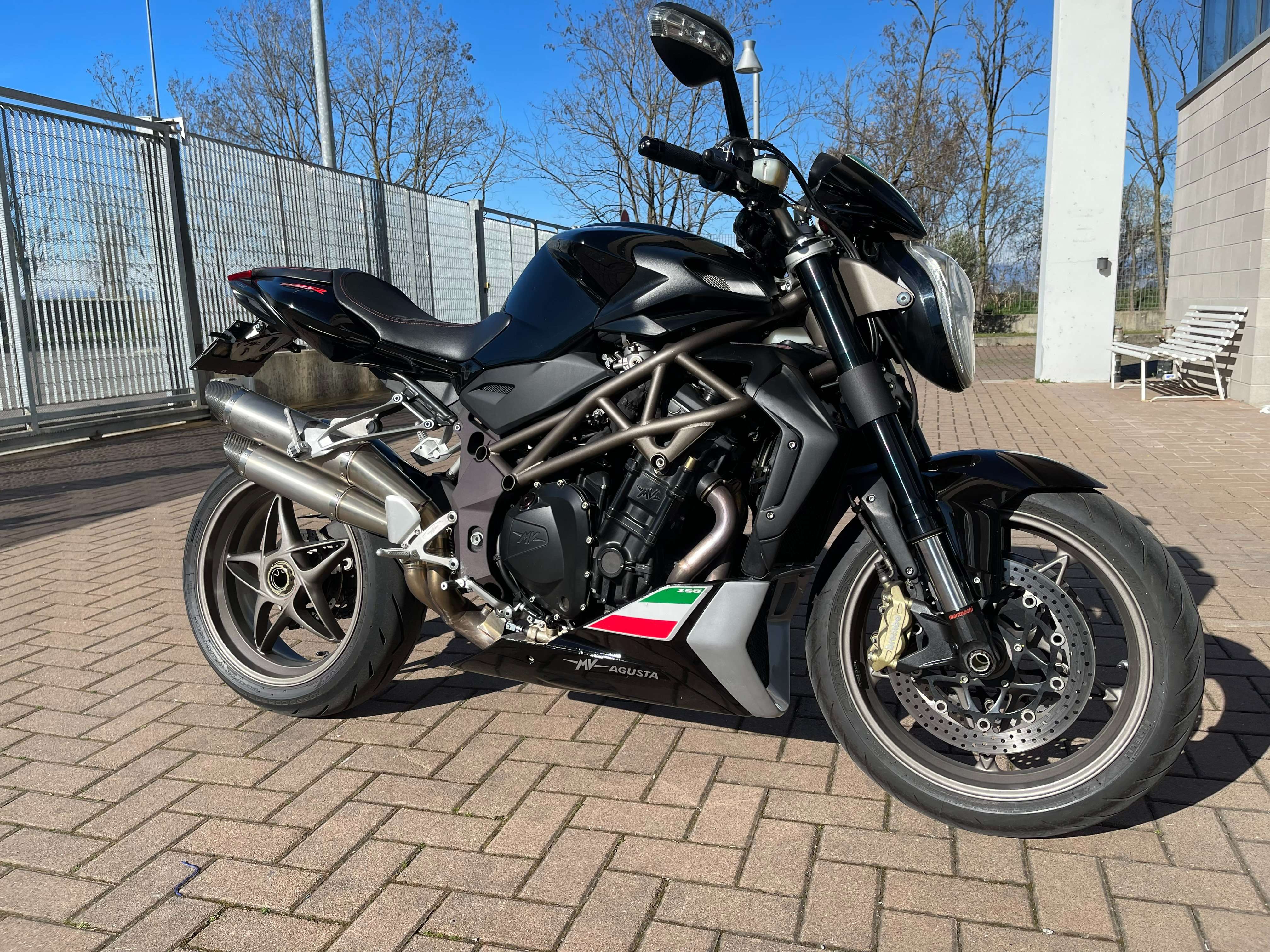 MV Agusta Brutale 990150 th