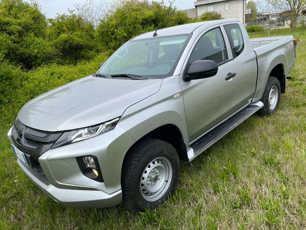 Mitsubishi L2002.3 D CLUBCAB 4x4 EASY KM ZERO PRONTA CONSEGNA