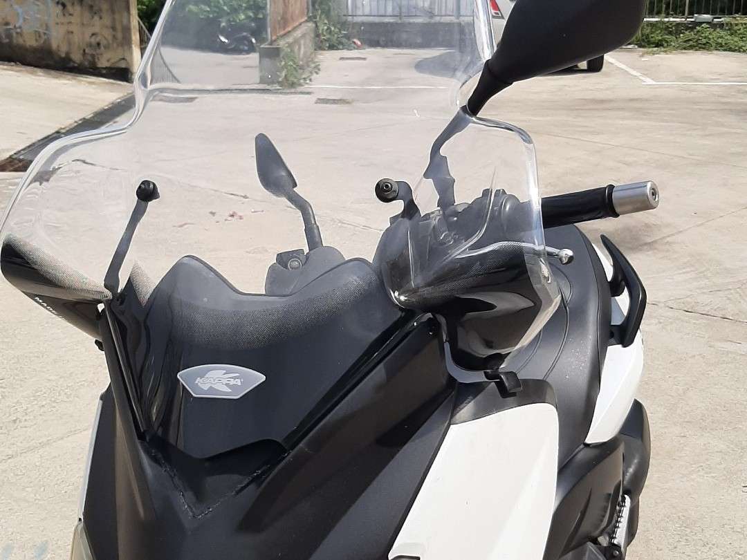 Yamaha X-Max 250