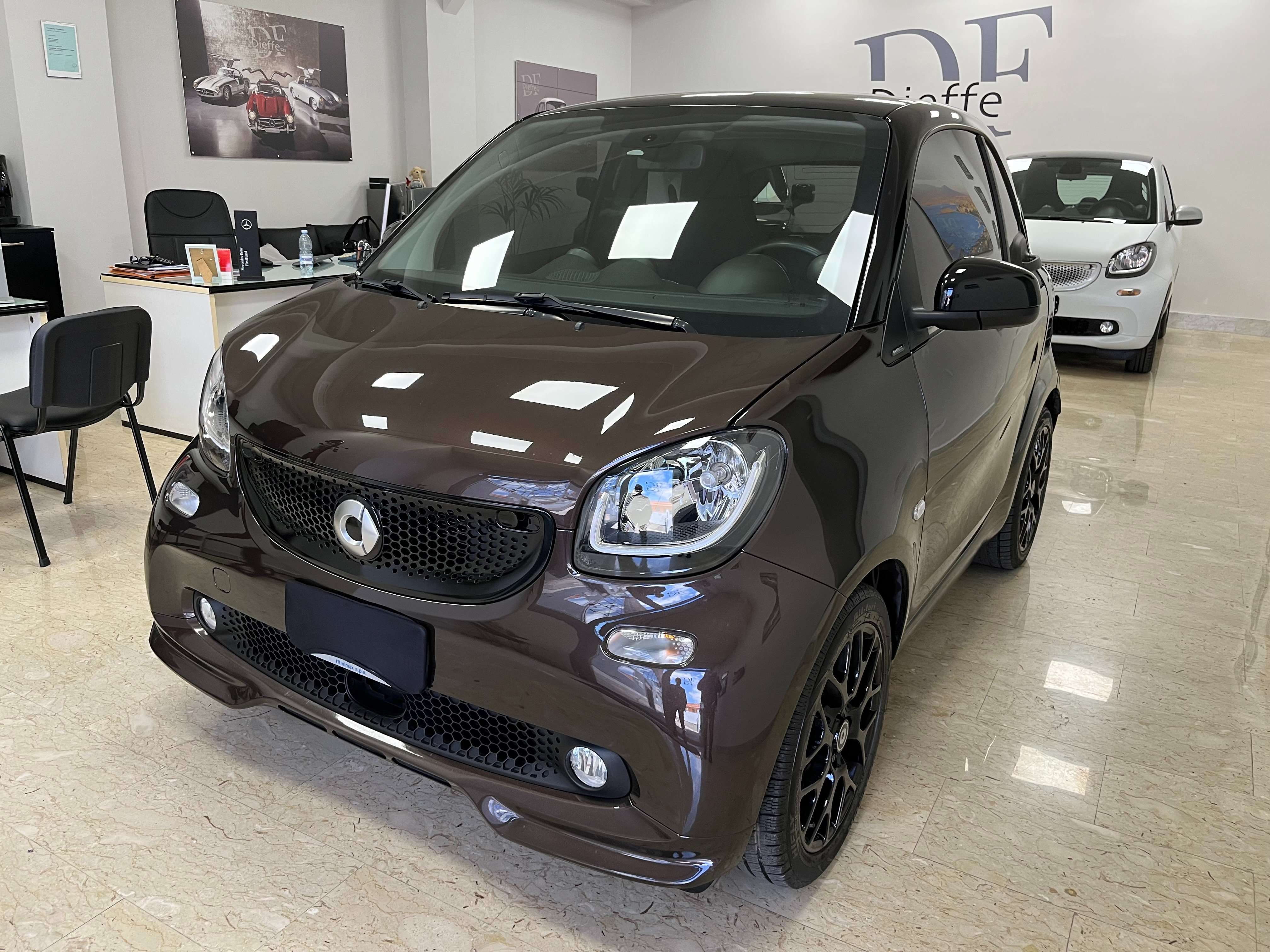 smart forTwoFortwo 0.9 t Parisblue Brabus Style 90cv twinamic