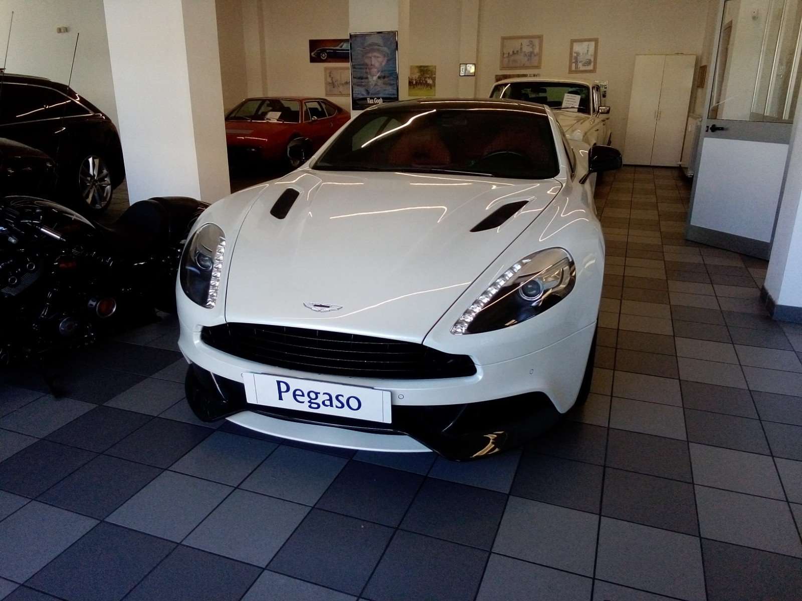 Aston Martin Vanquish6.0 V 12 Touchtronic