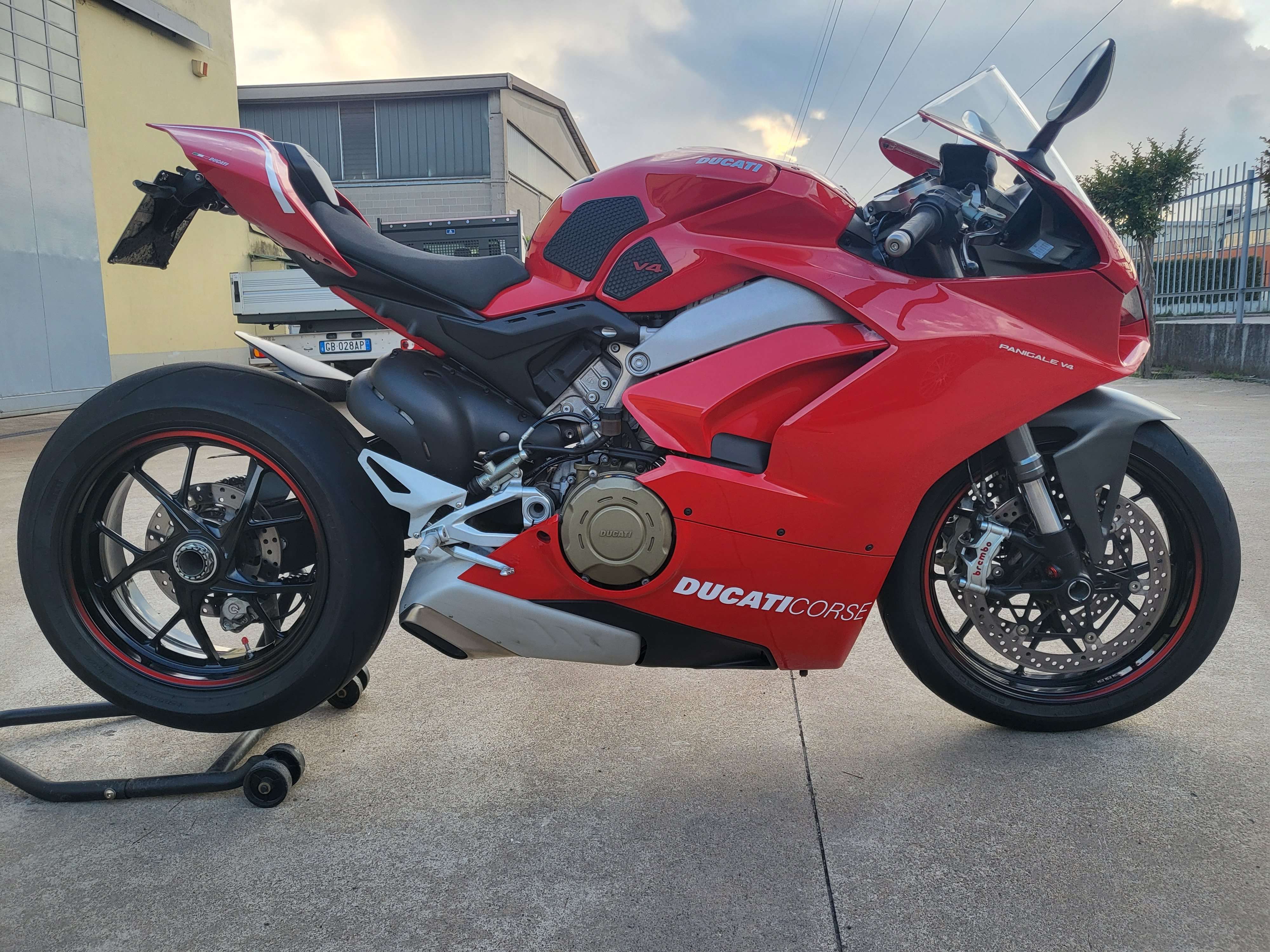 Ducati Panigale V4Standard