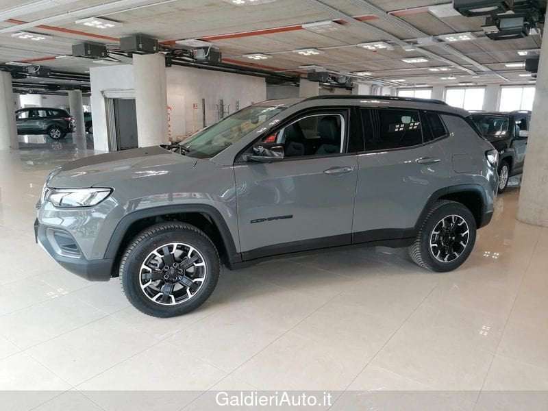 Jeep Compassplug-in upland cross 1.3 turbo t