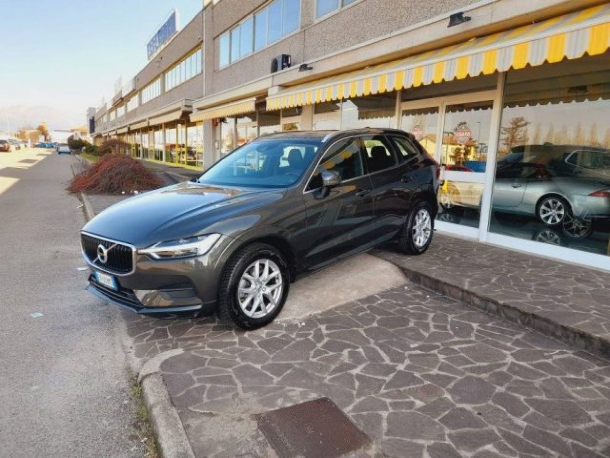 VOLVO XC60 (2017-->) XC60 B4 (d) AWD Geartronic Business Plus