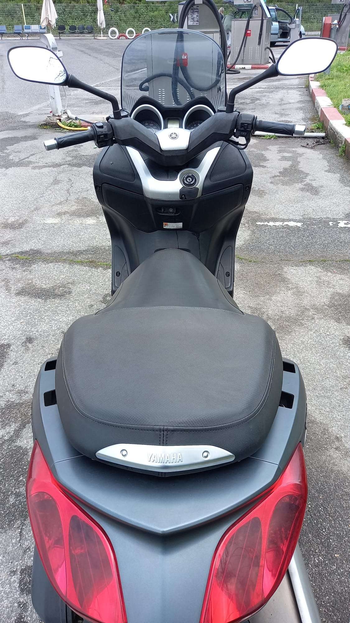 Yamaha X-Max 250