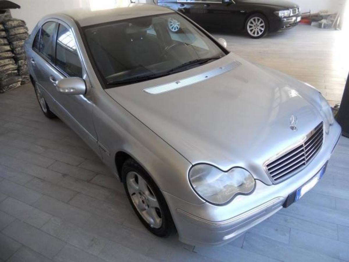 MERCEDES Classe C (W/S204) C 220 CDI Avantgarde AMG