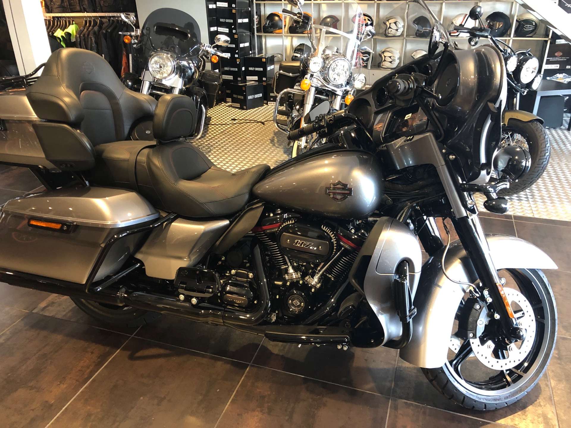 Harley-Davidson CVO LimitedGray Fade, Ohlins, Reverse gear, Fullsac Muffles