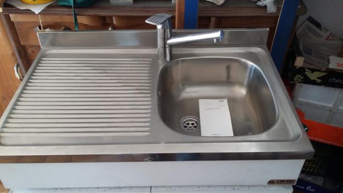 LAVELLO INOX CON MISCELATORE