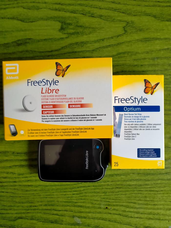 FREE STYLE LIBRE MISURATORE GLUCOSIO