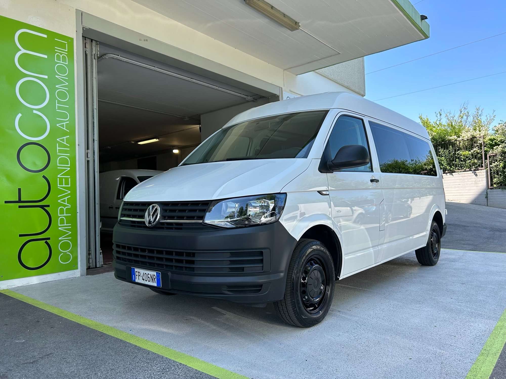 Volkswagen T6 Transporter2.0 TDI DSG 9POSTI LUNGO L2-H2 GARANZIA 24 MESI