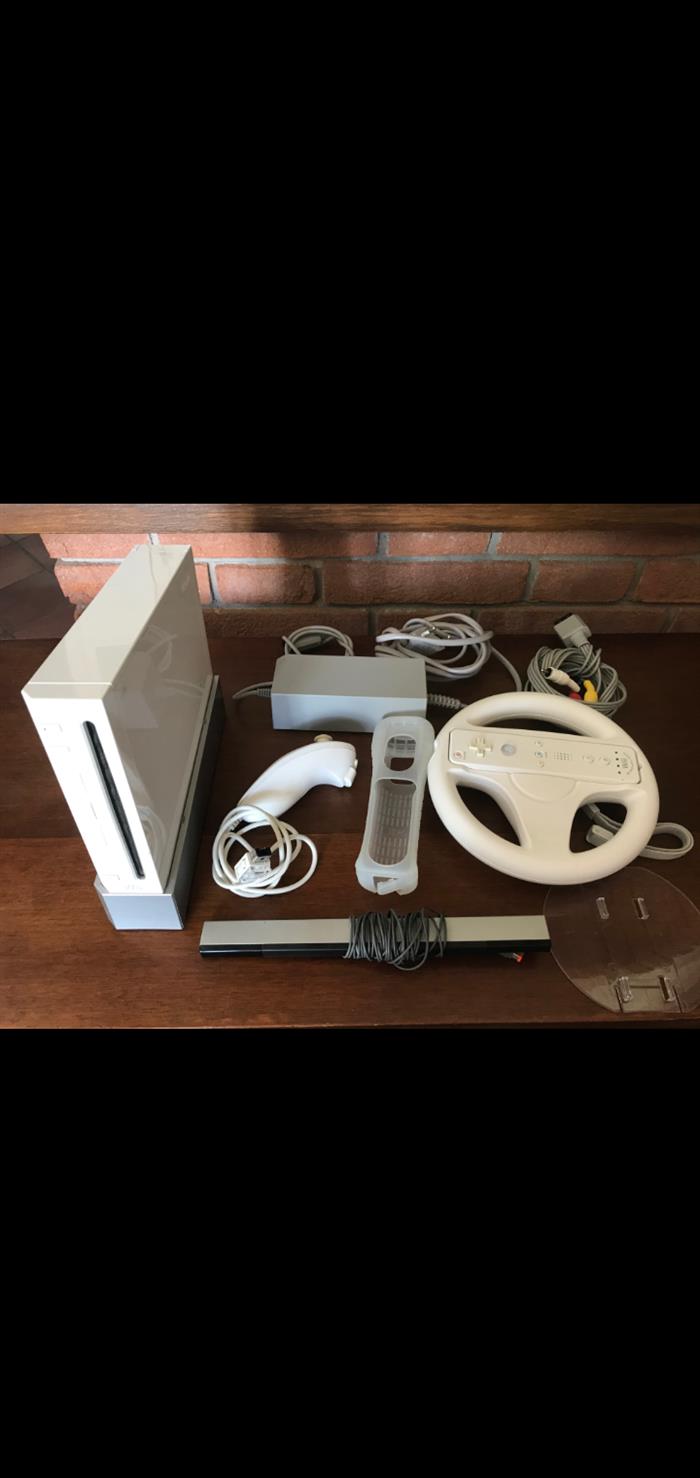 NINTENDO WII CON DUE VIDEOGIOCHI