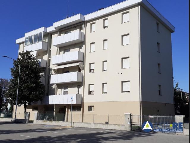 Appartamento al p.2 in via r. morandi n. 4, san possidonio (mo)