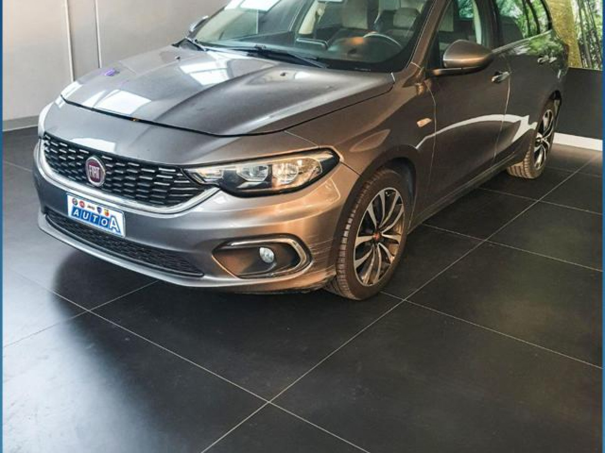 FIAT Tipo (2015-->) Tipo 1.6 Mjt S&S SW Lounge