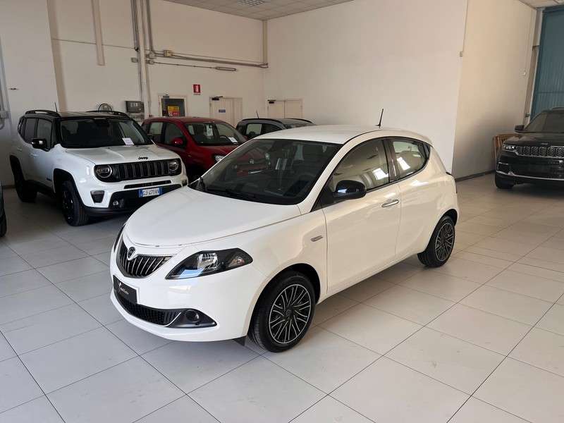 Lancia Ypsilon1.0 70 CV GOLD