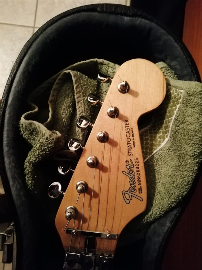 CHITARRA ELETTRICA FENDER STRATO CASTER