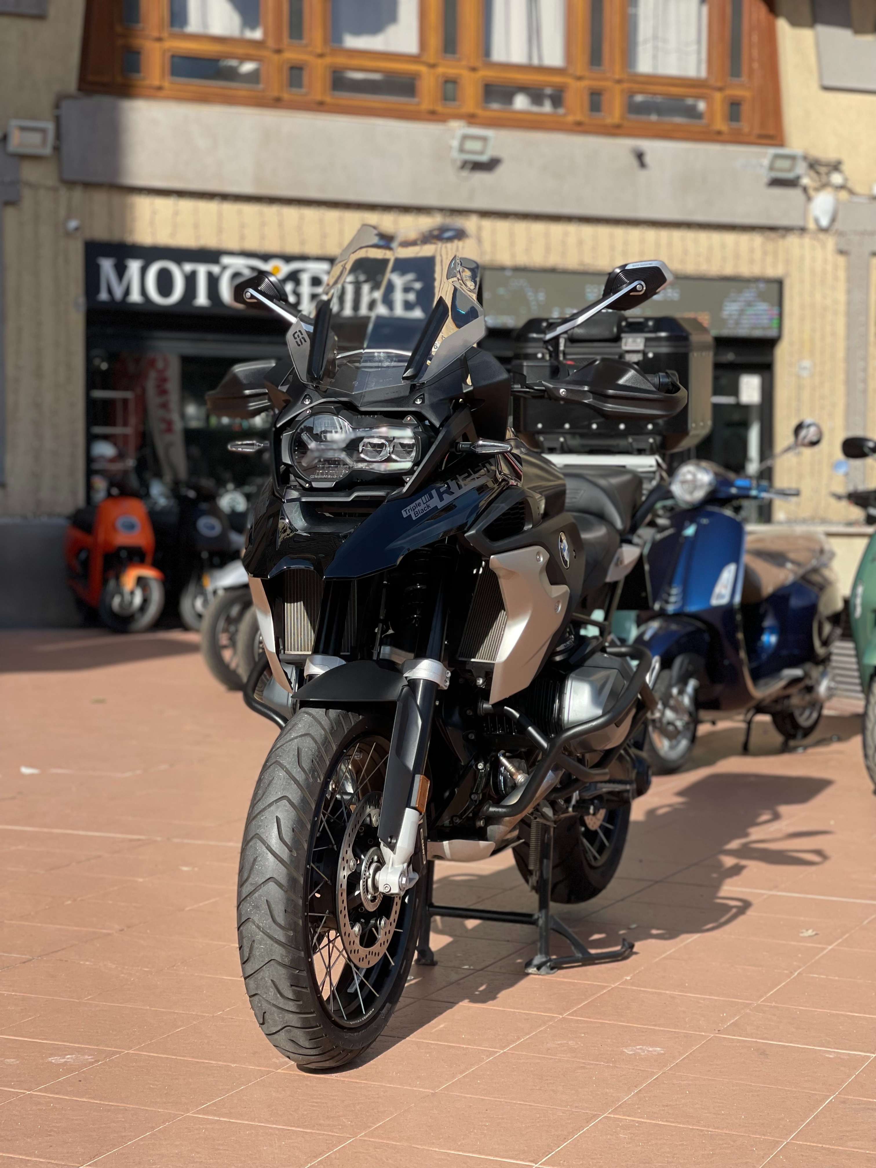 BMW R 1250 GSTRIPLE BLACK