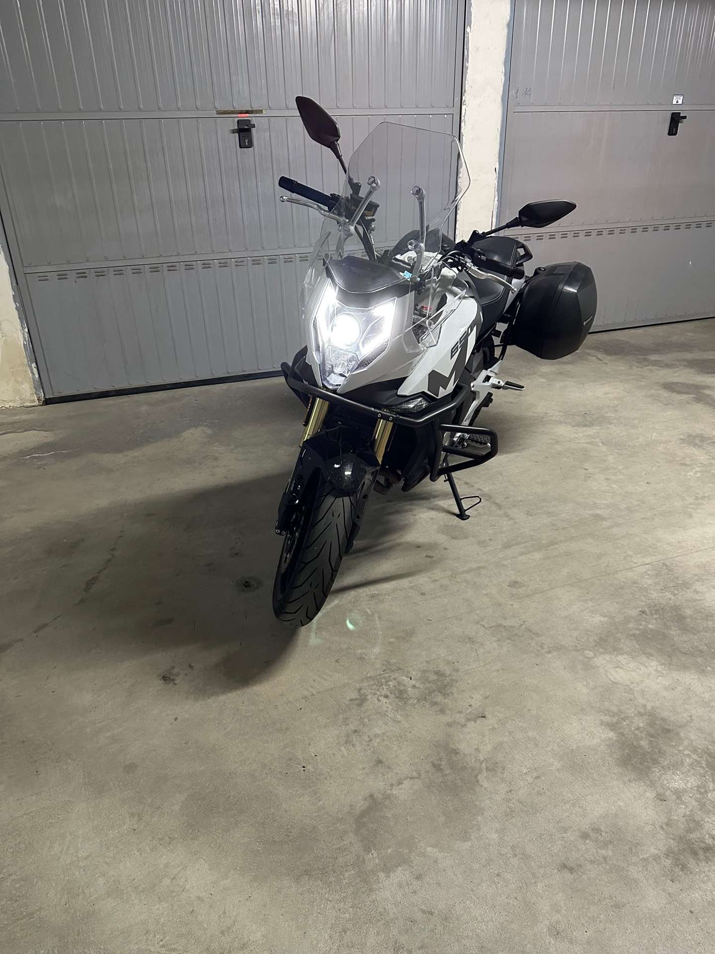 CF Moto 650 MT