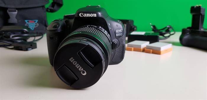 CANON EOS 600D