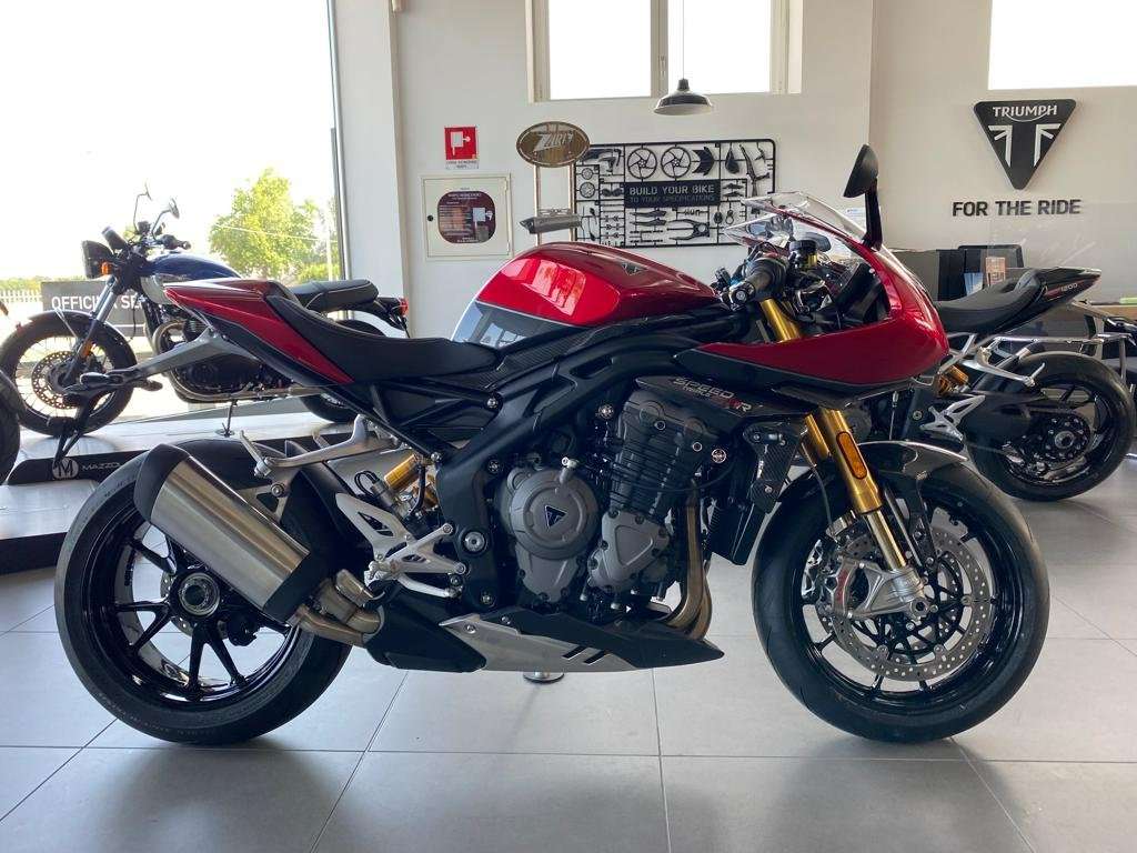 Triumph Speed Triple 1200 RR