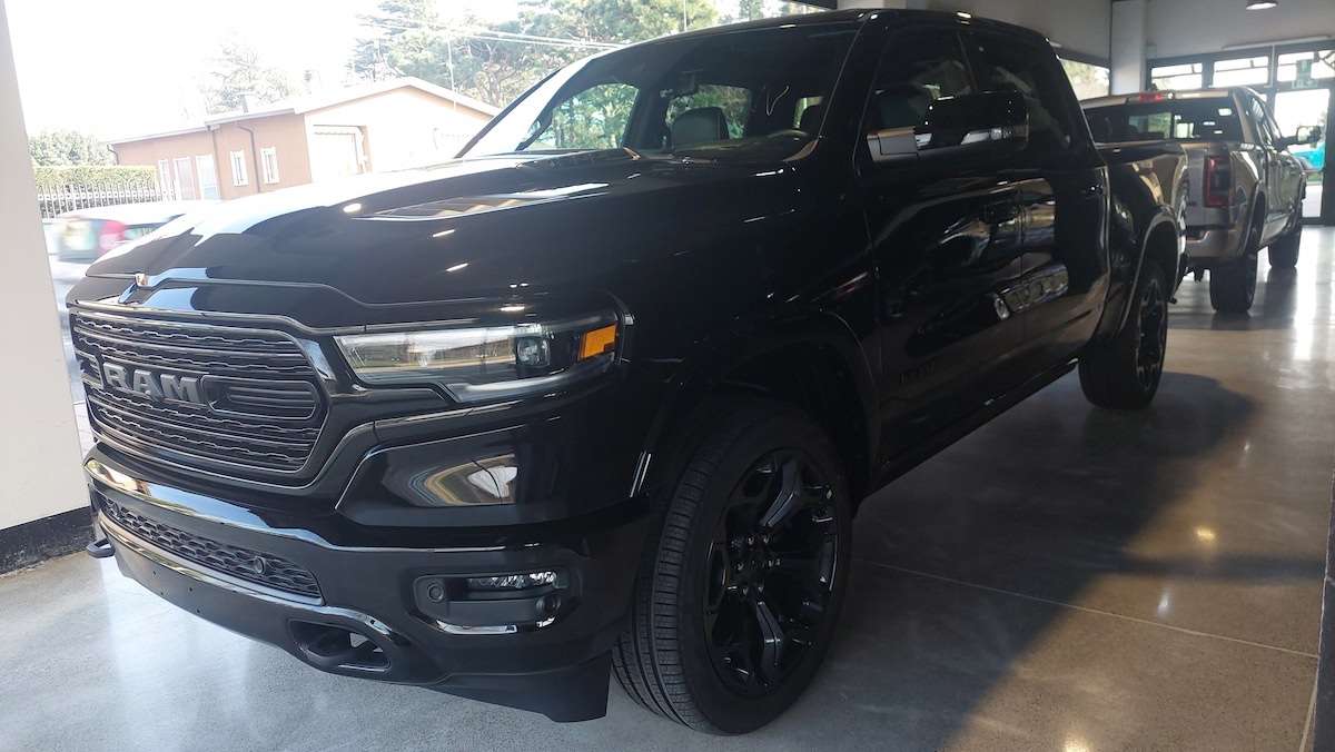 Dodge RAM1500 LIMITED NIGHT 2023 Pronta Consegna