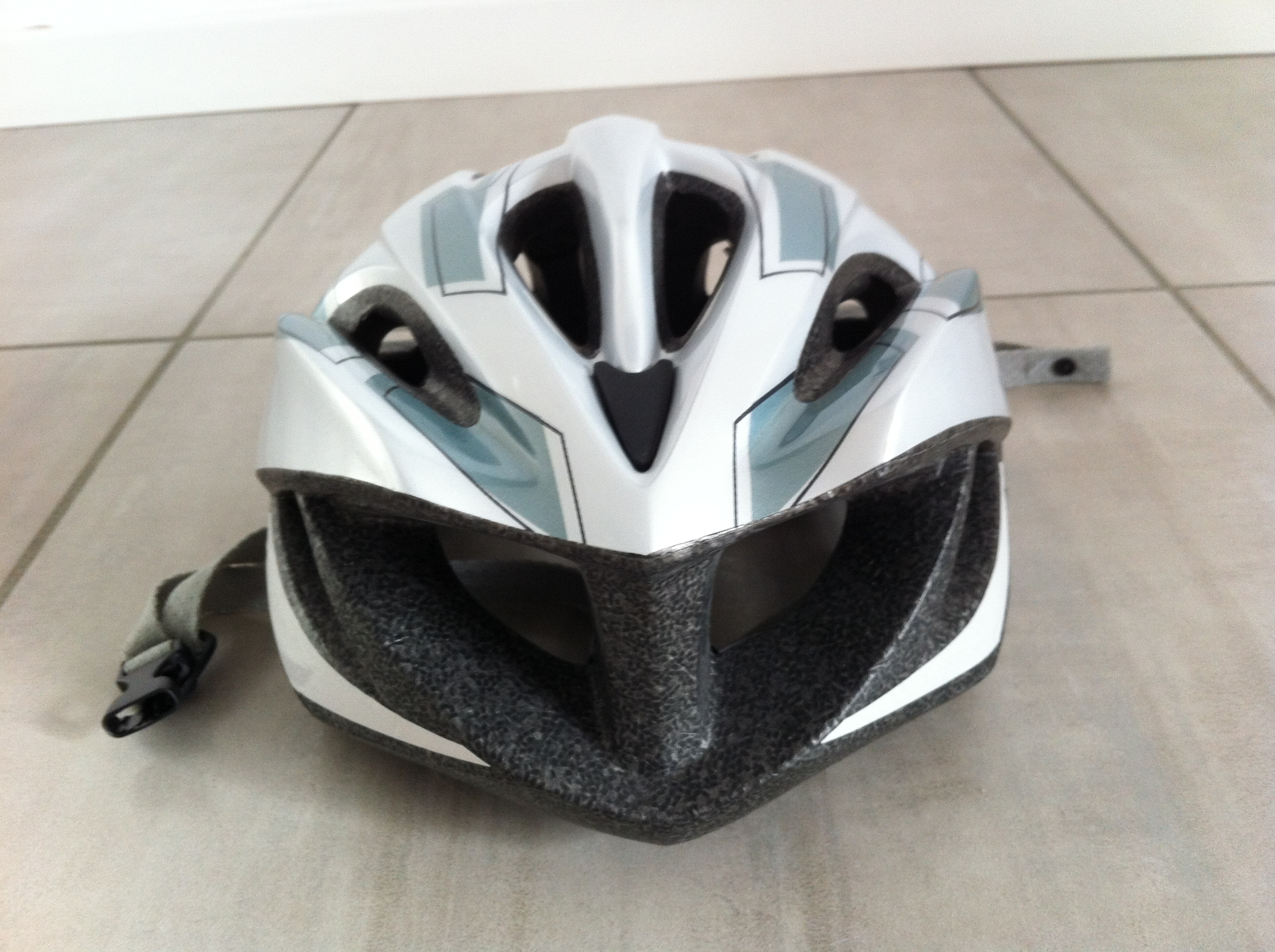 CASCO B'TWIN IDEALE PER BICI, PATTINI E SKATEBOARD