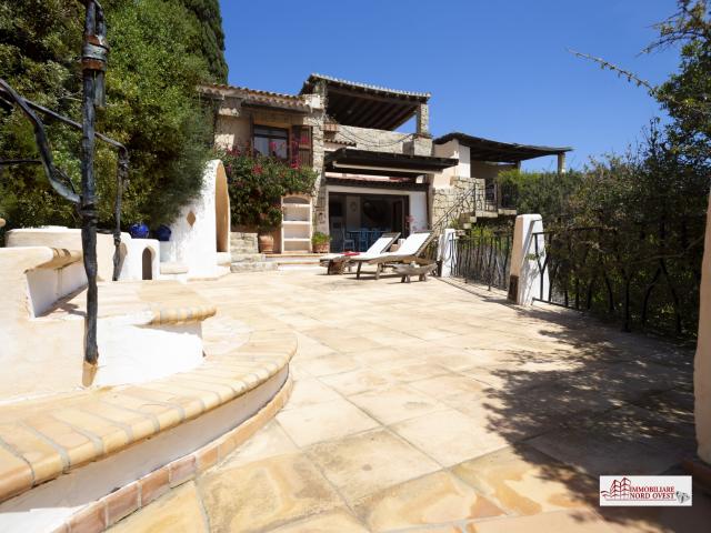 Villa con piscina e vista a porto cervo marina