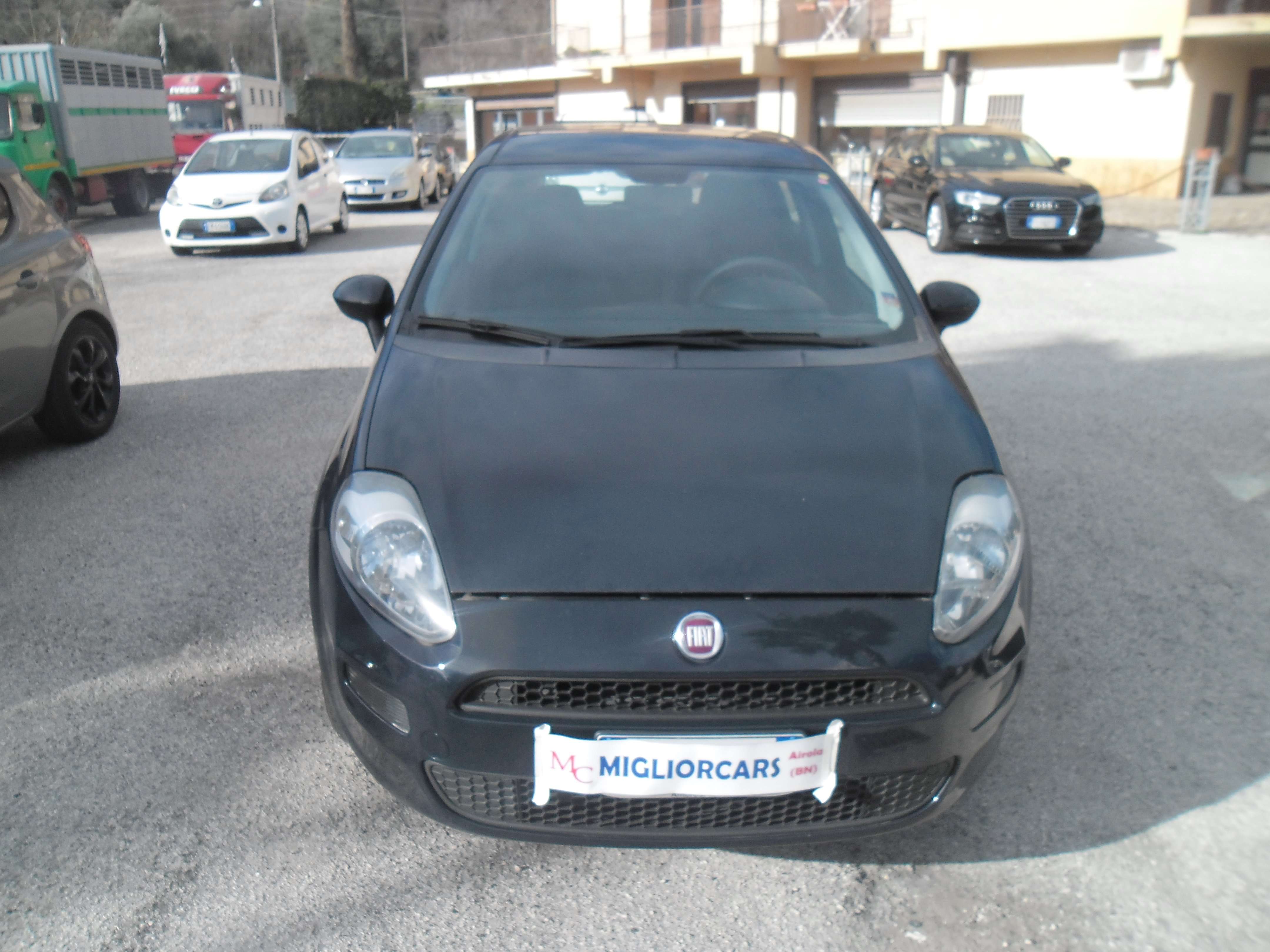 Fiat PuntoPunto 5p 1.4 natural power Young 70cv