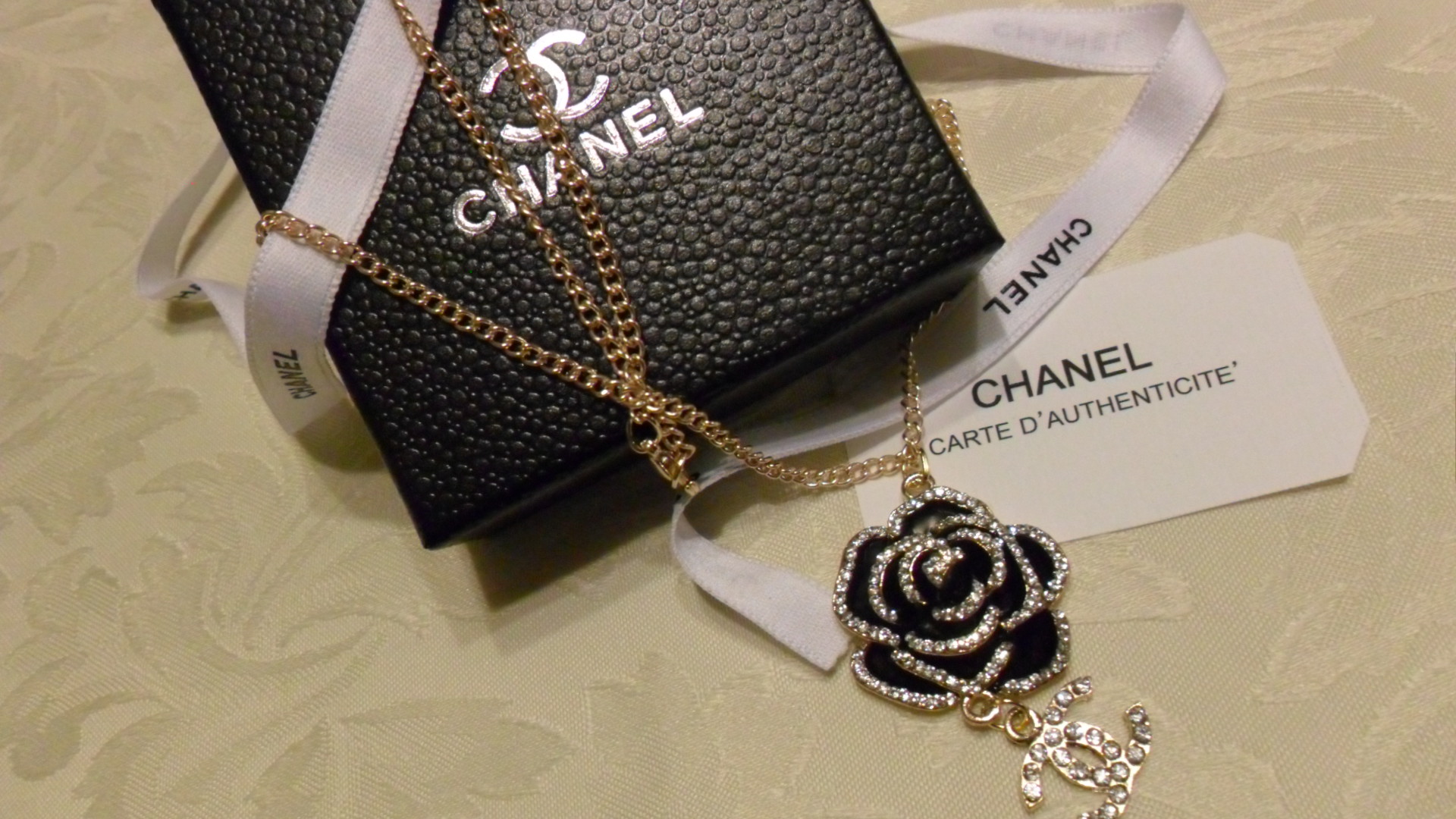 COLLANE CHANEL