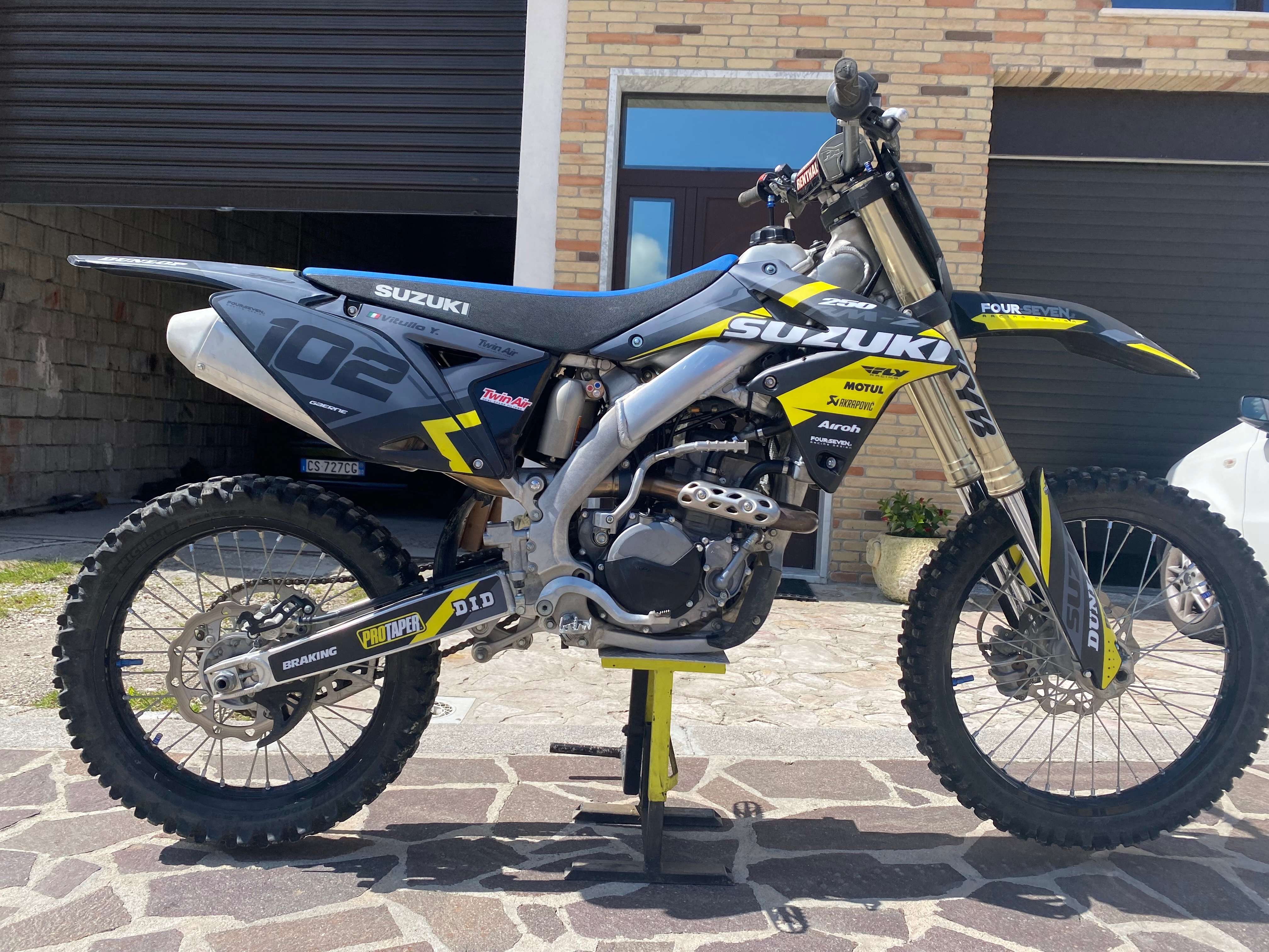 Suzuki RMZ 250