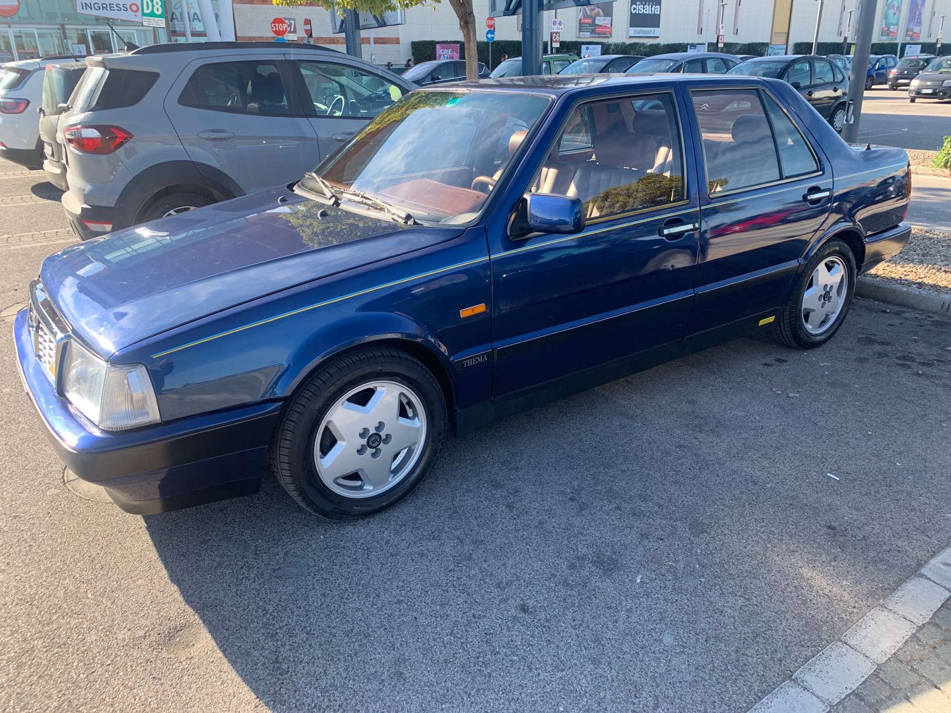 Lancia Thema2.9 8.32 FL