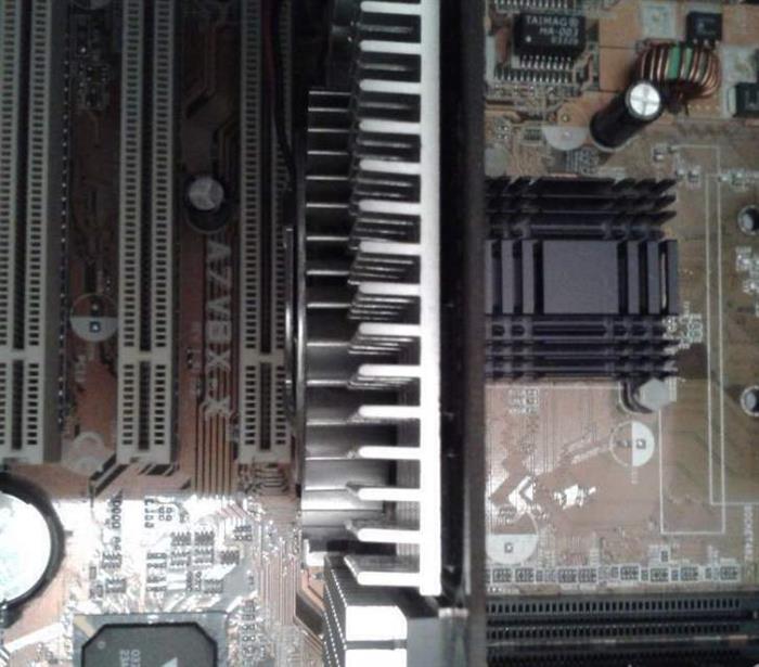 COMPUTER FISSO CON MOTHERBOARD A7V8X-X