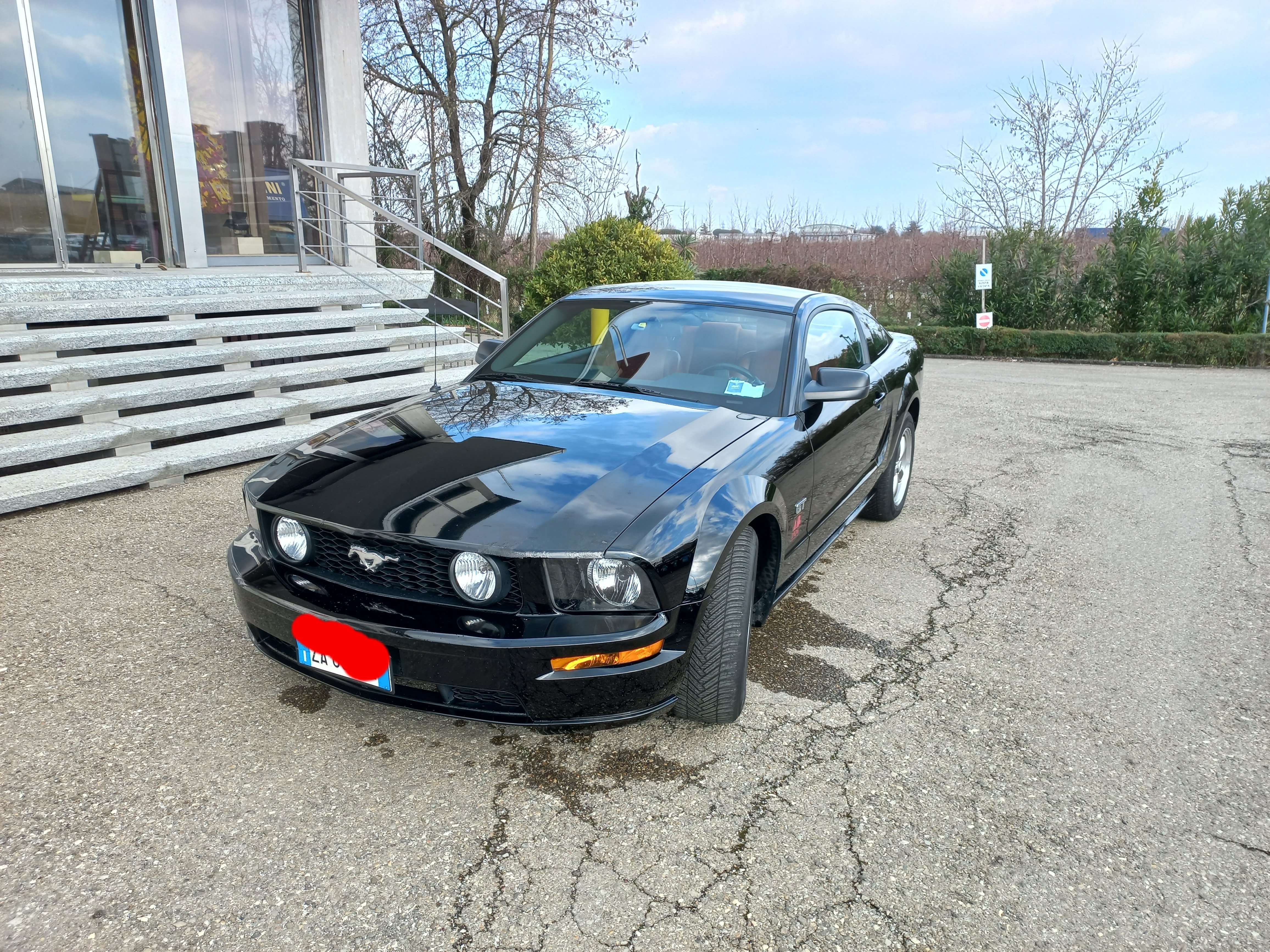 Ford MustangGT 4600 cambio manuale