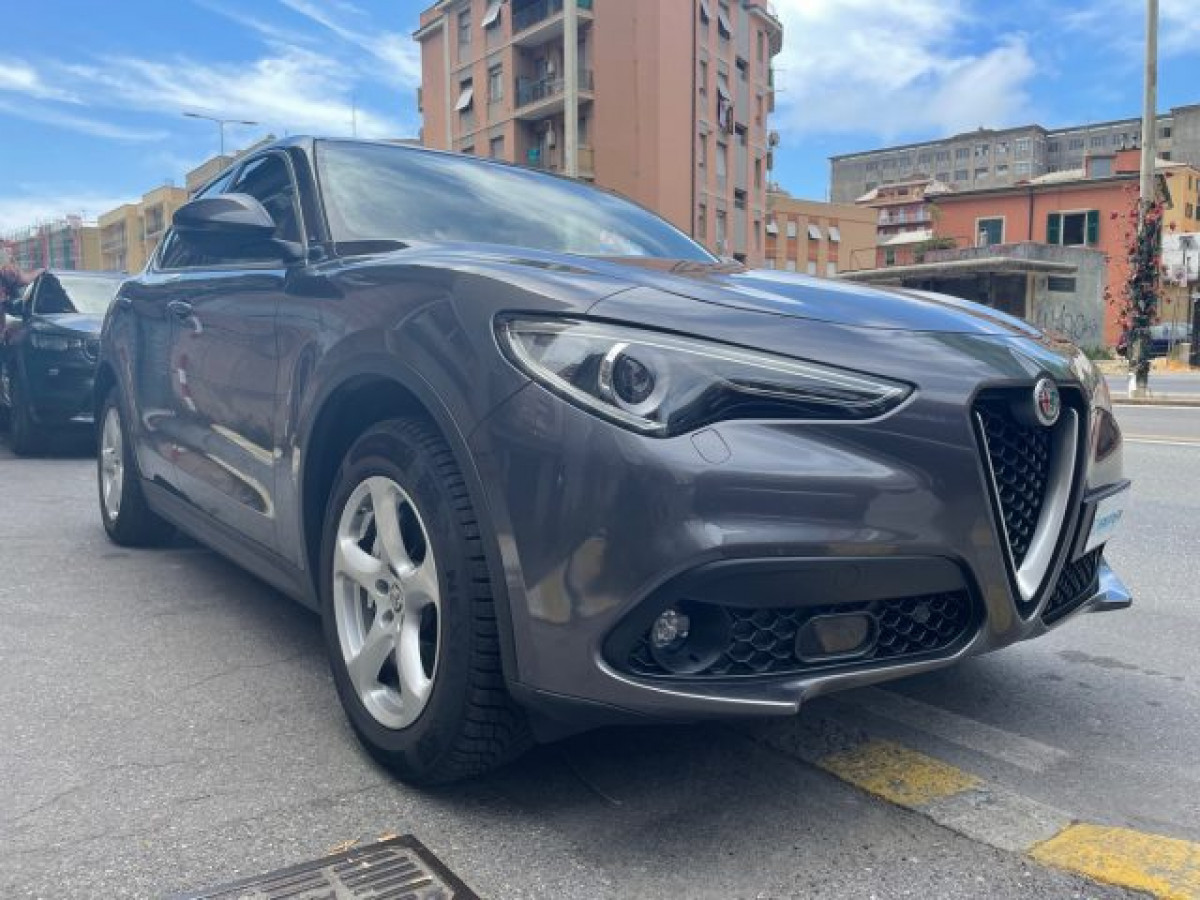 ALFA ROMEO Stelvio Stelvio 2.2 Turbodiesel 180 CV AT8 Q4 Executive