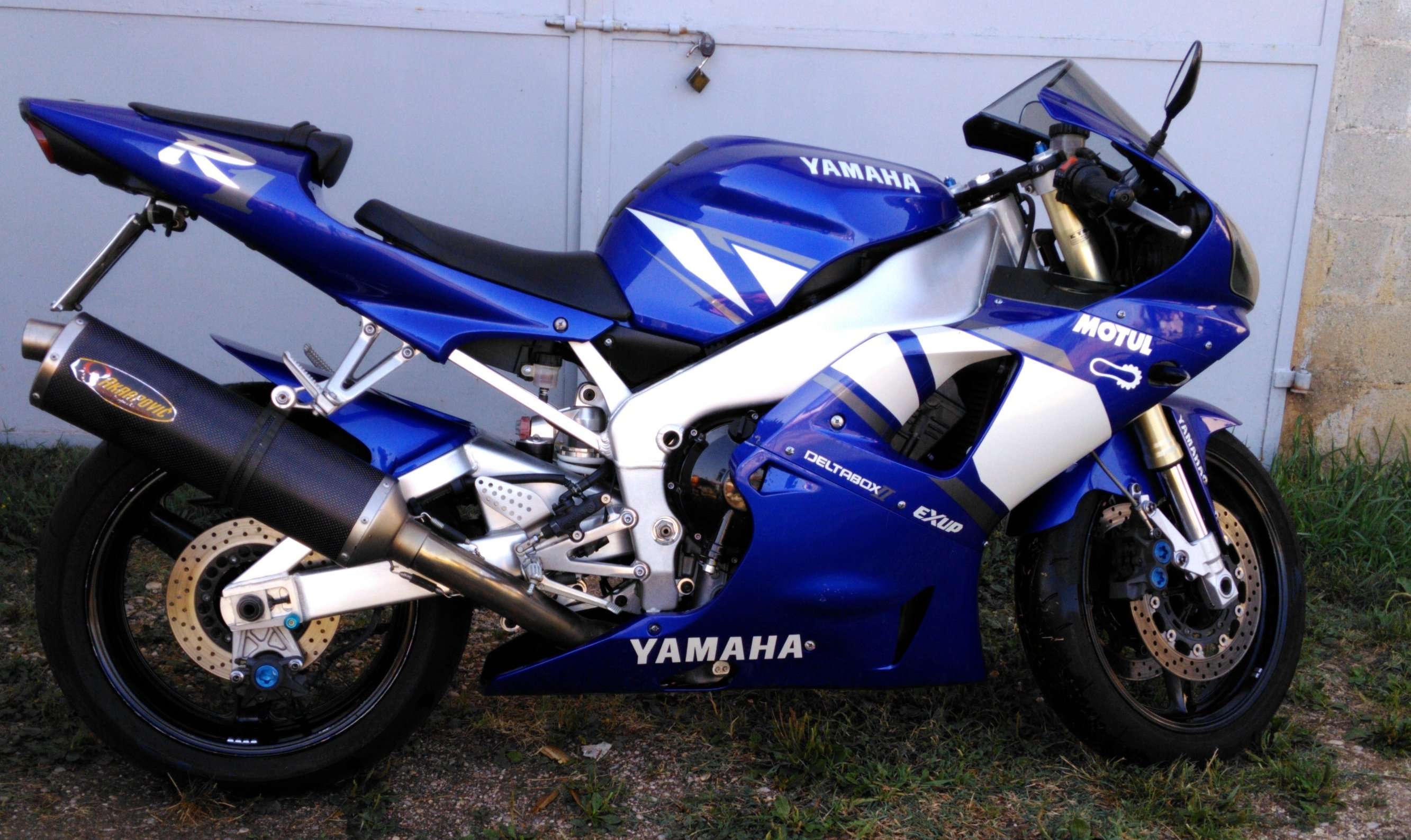 Yamaha YZF-R1