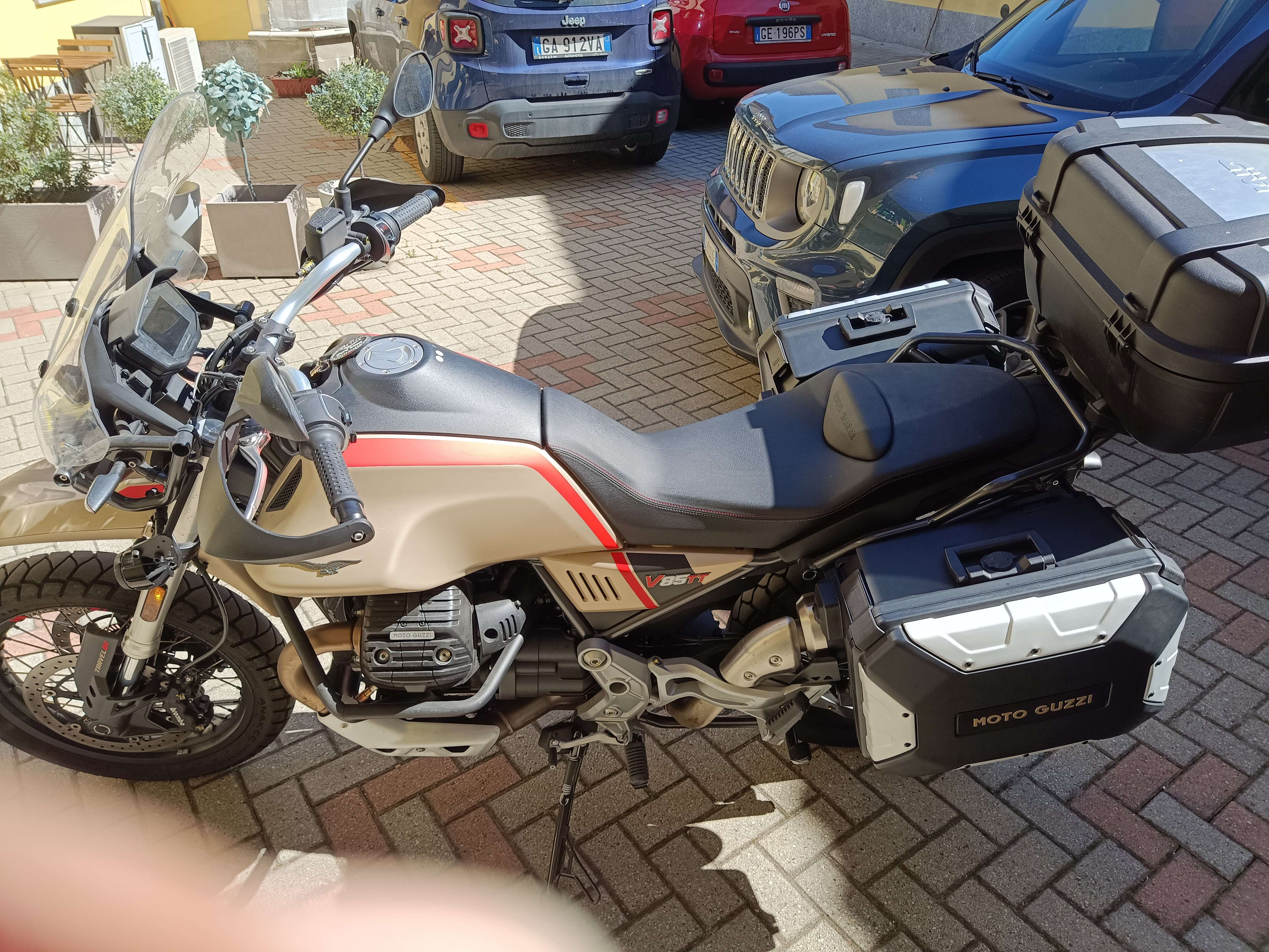 Moto Guzzi V 85V 85 TT travel