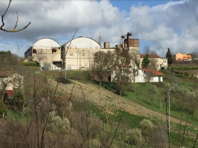 Complesso industriale con uffici al piano primo