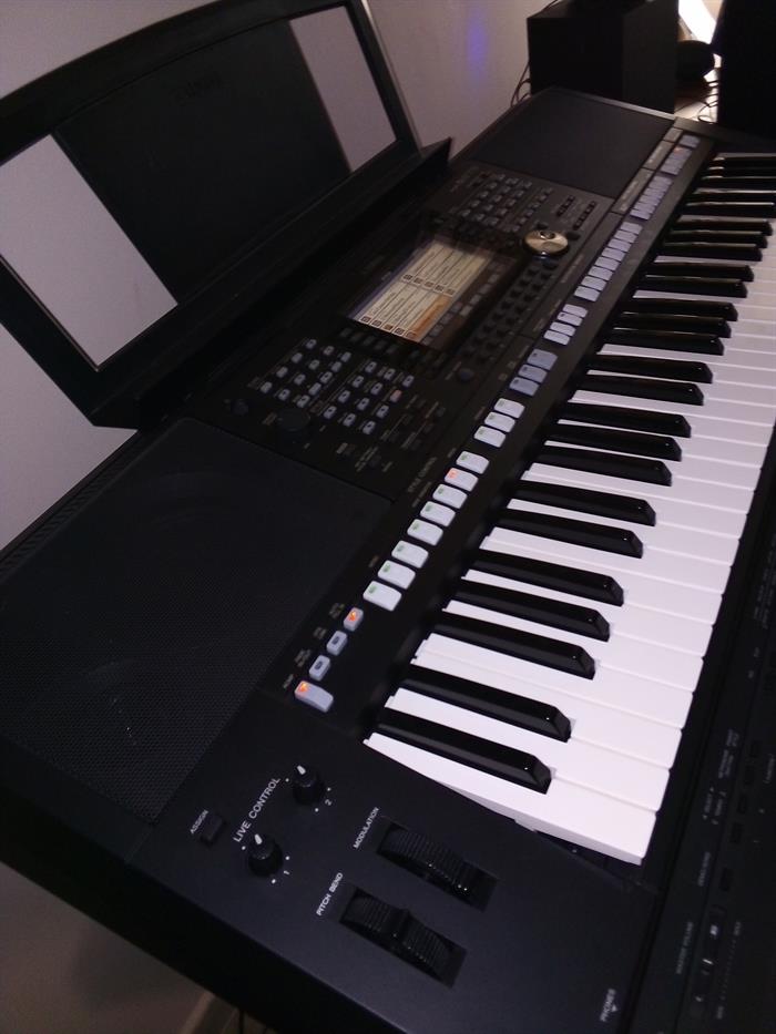 TASTIERA ARRANGER YAMAHA PSR S975