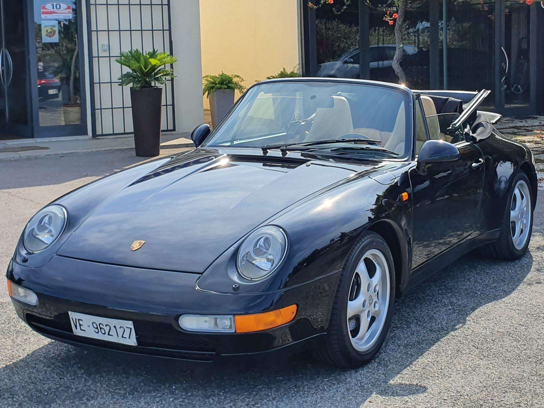 Porsche 993911 Cabrio 3.6 Carrera