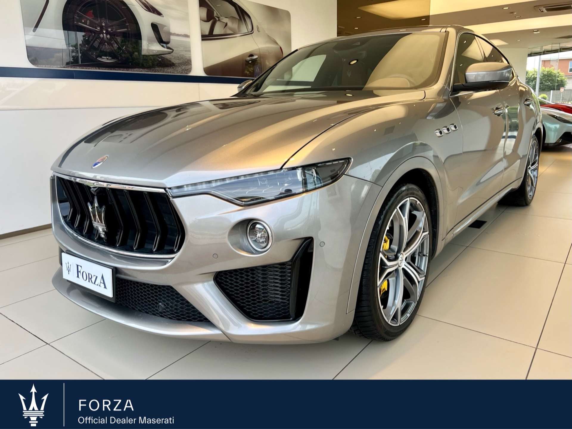 Maserati Levante3.8 V8 GTS 550cv auto