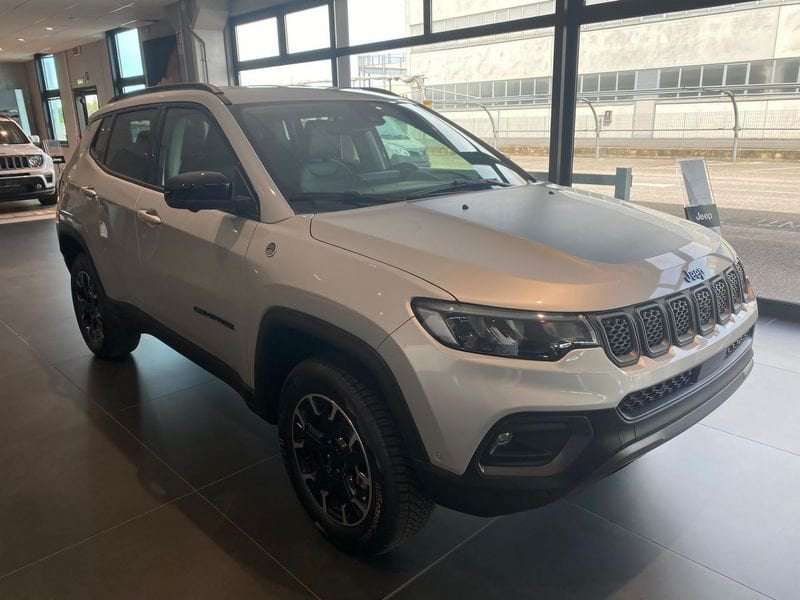 Jeep Compass1.3 T4 240CV PHEV AT6 4xe Trailhawk