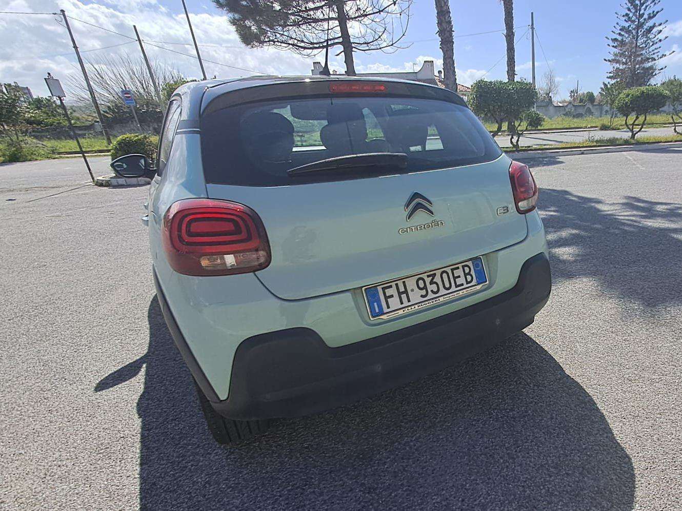 Citroen C3C3 2017 1.2 puretech Shine 82cv KM89.000 CERTIF.