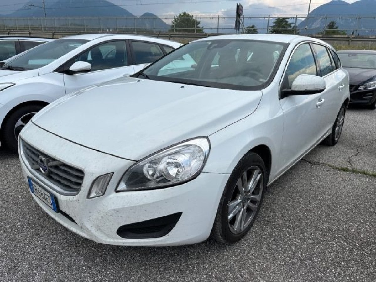 VOLVO V60 (2010-2018) V60 D2 1.6 Momentum