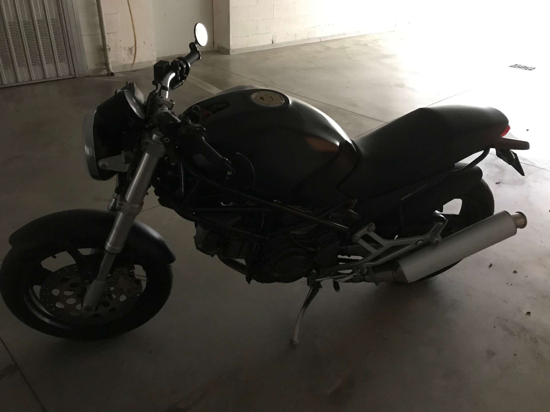 Ducati Monster 600dark