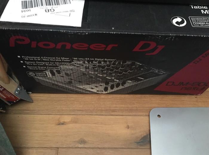 2 X PIONEER CDJ2000 NEXUS