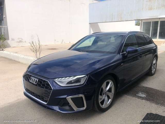 Audi A4Avant 30 TDI/136CV S tr. S line ed.- MATRIX/NAVY