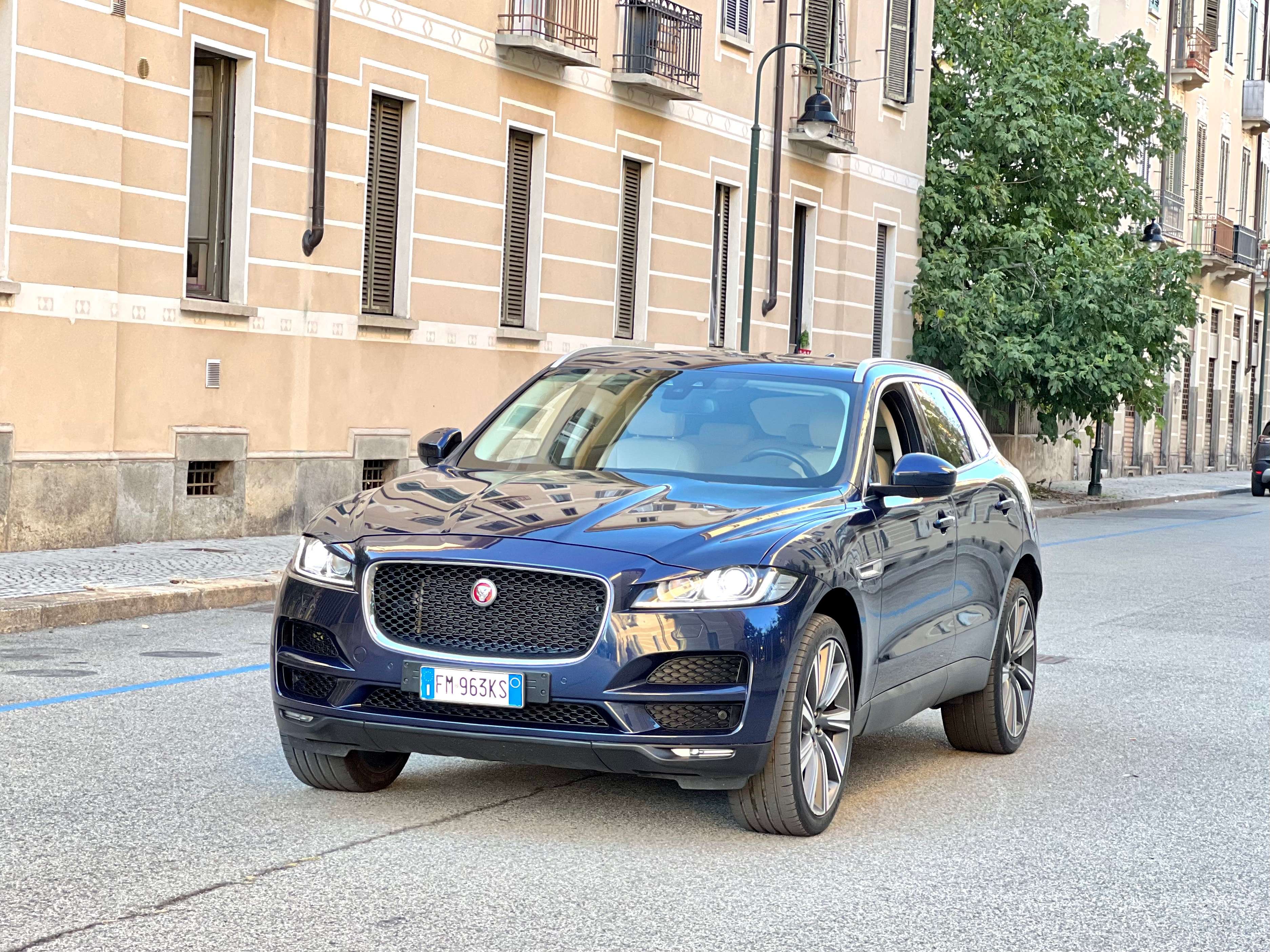 Jaguar F-Pace3.0 D V6 Bi-Turbo 300cv AWD aut.8 E6 Portfolio 22"