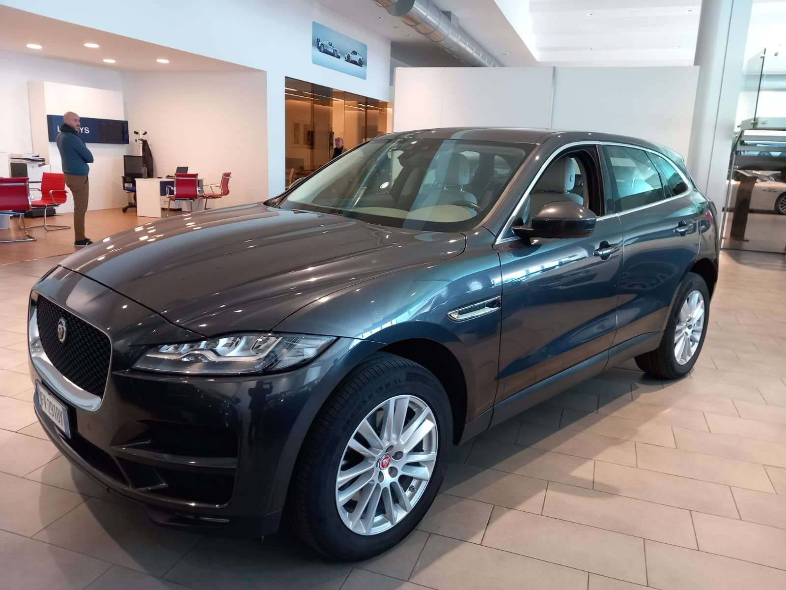 Jaguar F-Pace2.0d i4 Portfolio awd 240cv auto my19