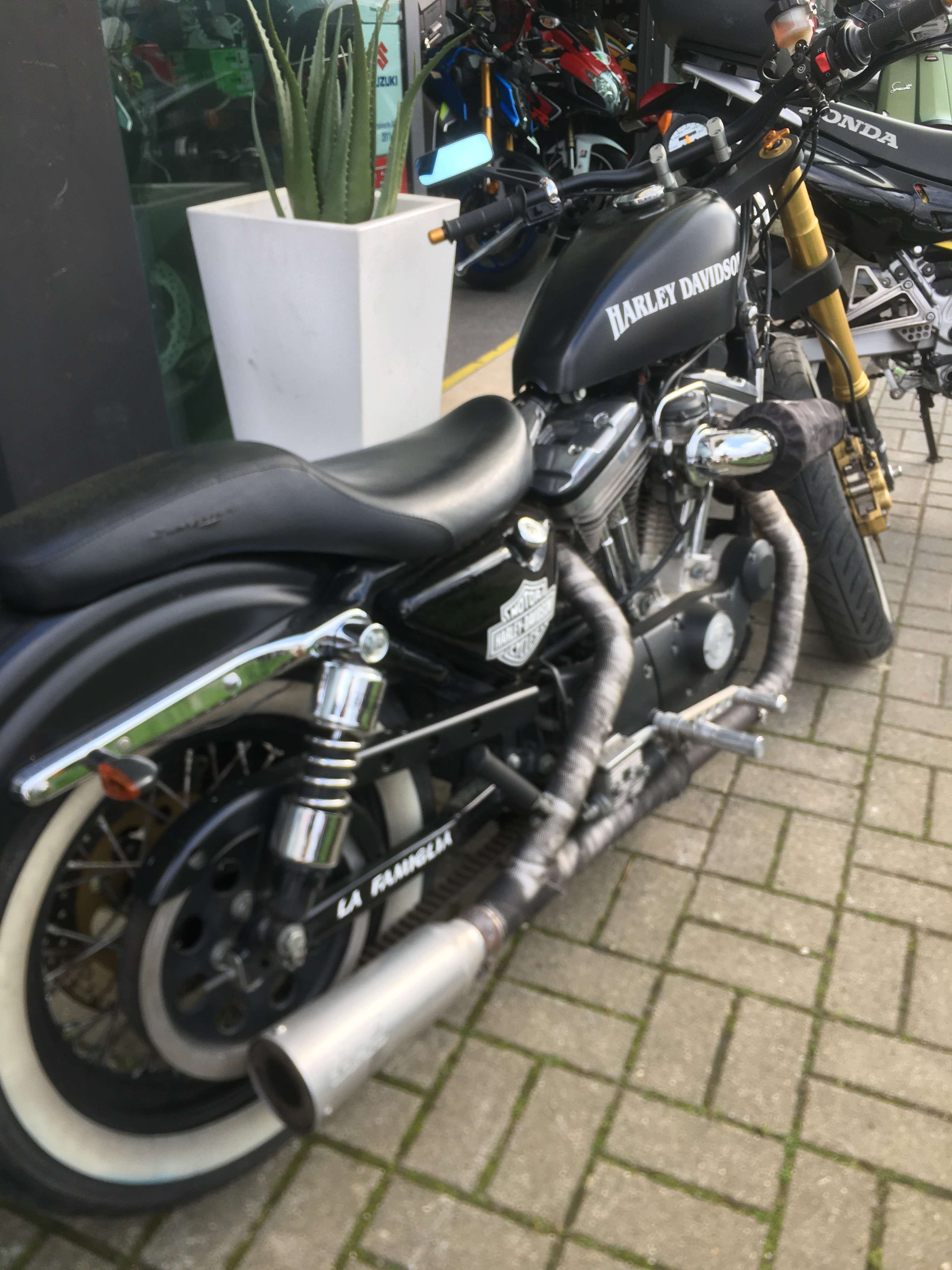 Harley-Davidson Sportster 883